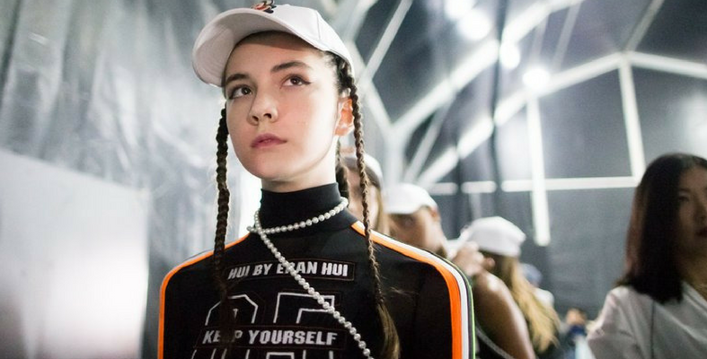 Bahana 'Overworked,' Model Muda Berusia 14 Tahun Ini Meninggal Dunia ...